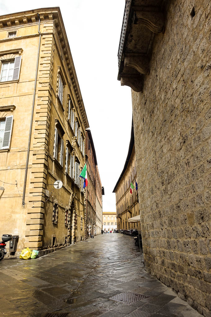 siena-via-di-citta